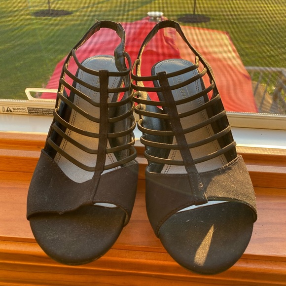 Laura Scott | Shoes | Laura Scott Strappy Black Heel | Poshmark